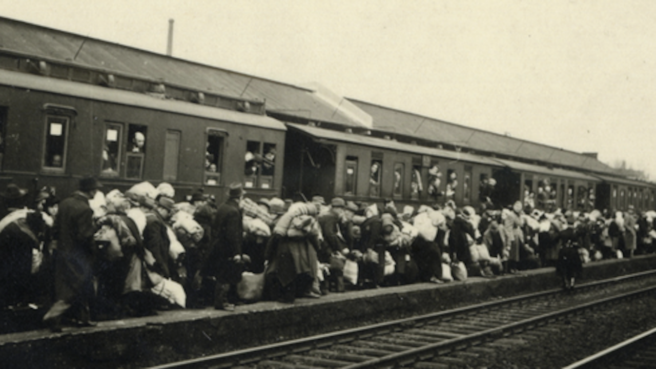 Newly discovered photos of Nazi deportations show Jewish victims as ...
